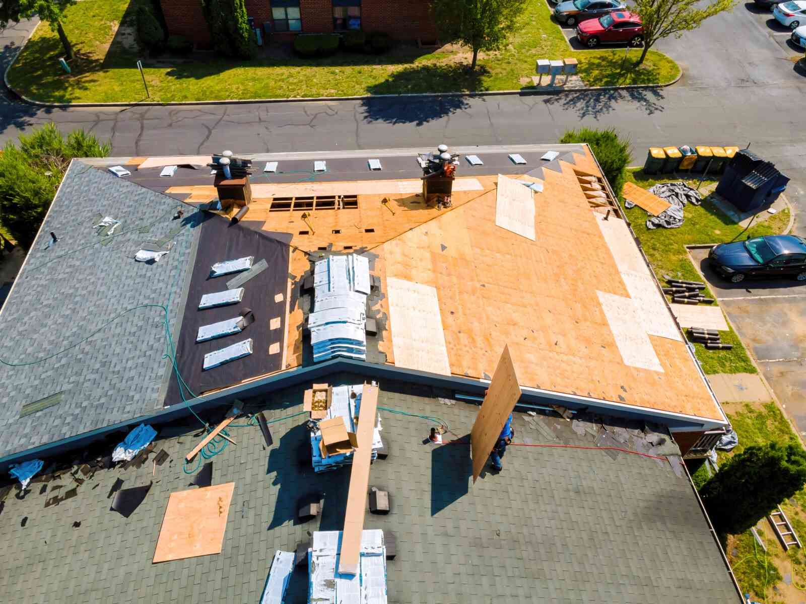 Fast Roof Repair - Stop Leaks Now - Pinnacle Roofing